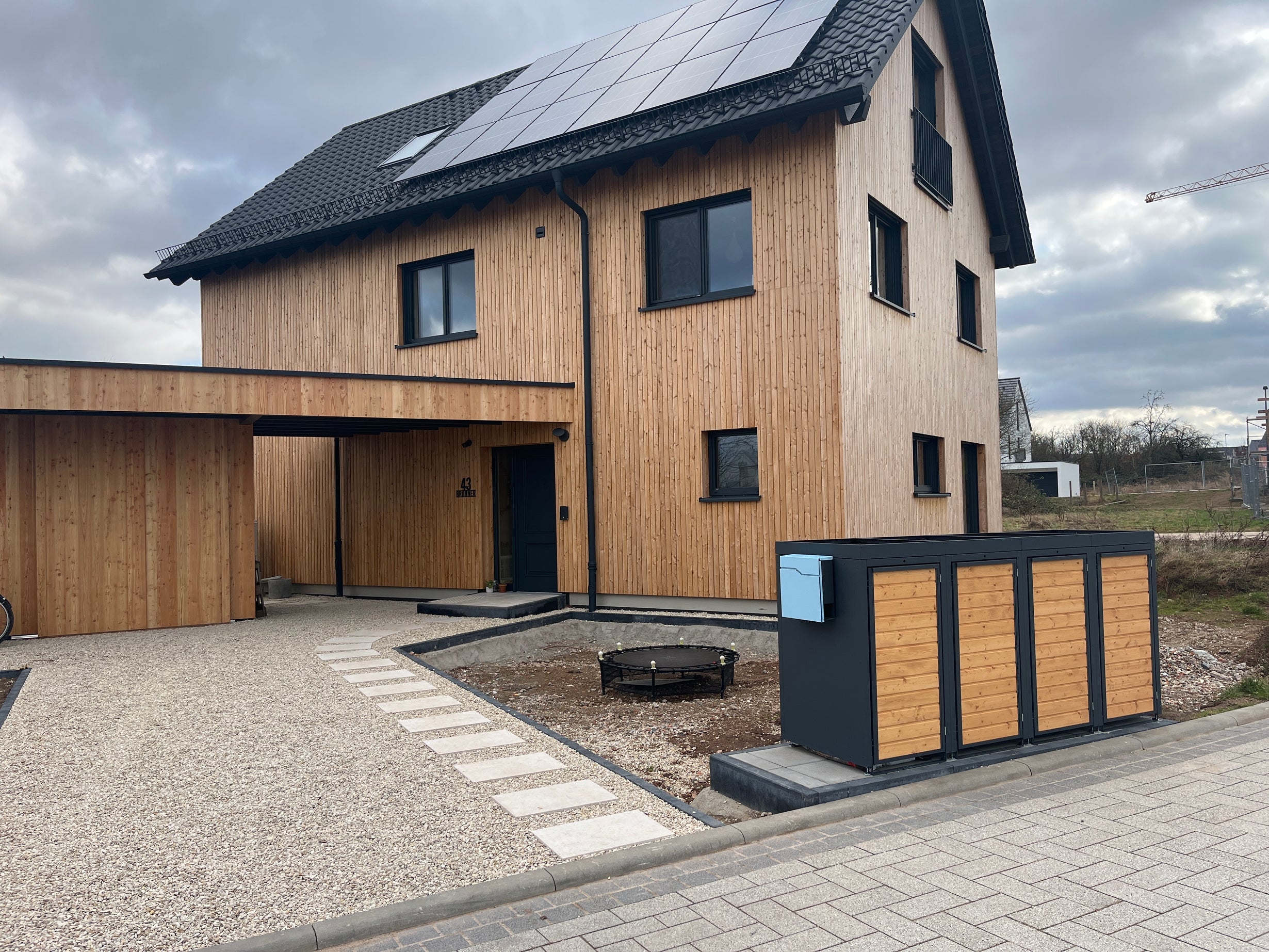 Stylish metal and wood bin enclosures at BIO Stefan®